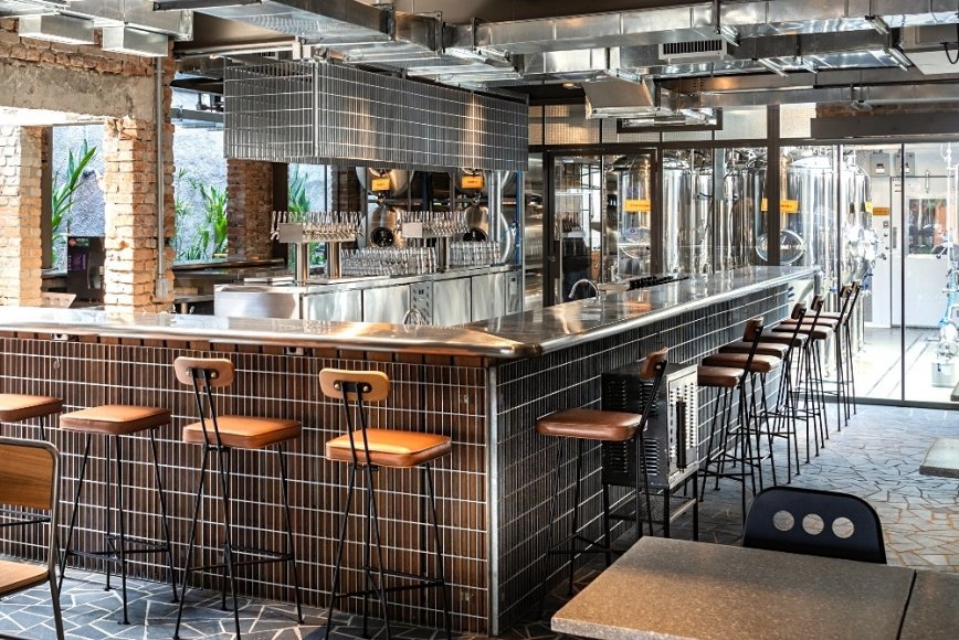 Sócios do bar Ambar inauguram o brewpub Tank, que fabrica e serve 15 ...